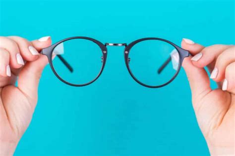 Tips For Choosing Your Ideal Eyeglass Frames And Lenses