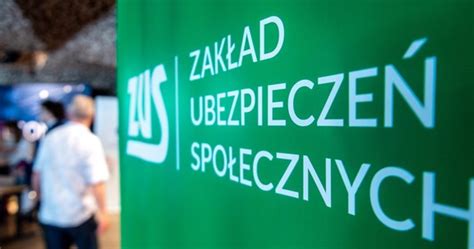 ZUS wypłaci emerytury i renty przed świętami RMF 24