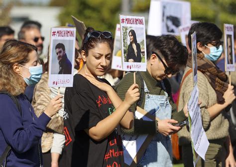 Iran Uccisa La 17enne Nika Shakarami Perché Protestava Per La Morte Di