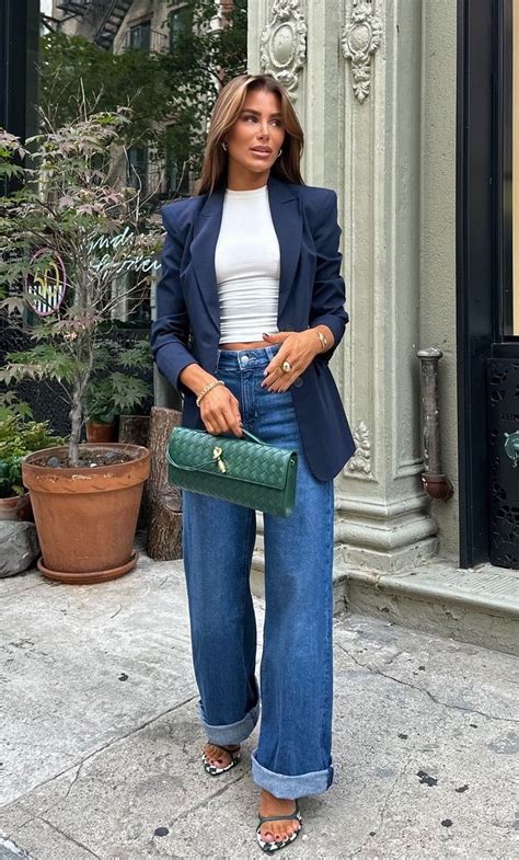 The Best Shoes To Wear With Wide Leg Jeans For A Perfectly Balanced