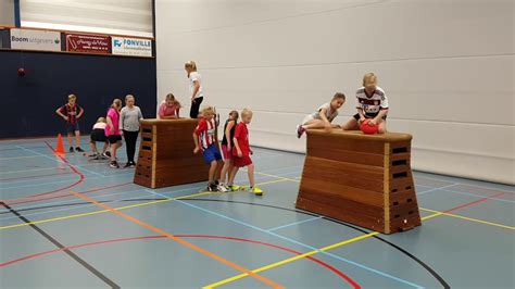 Expeditie Robinson Spel In De Gymzaal1 Youtube