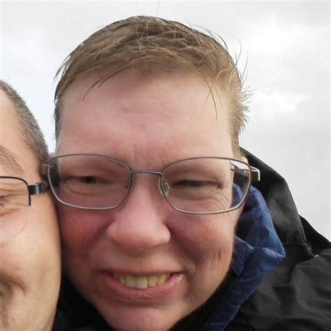 Nienke Van Overveld Medium