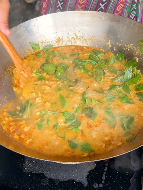 ချဉ်ချဉ်စပ်စပ် ထမင်းမြိန်တဲ့ မန်ကျည်းသီး ပုစွန်ဆိတ်ငပိချက်myaing Fyp