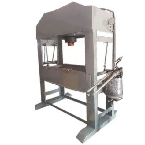 30 Ton Mild Steel Hand Operated Hydraulic Press Machine Capacity 50