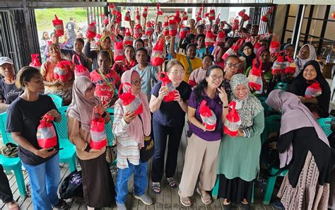 Puluhan Mama Papua Unjuk Karya Di Festival Rajut Noken Kemerdekaan By