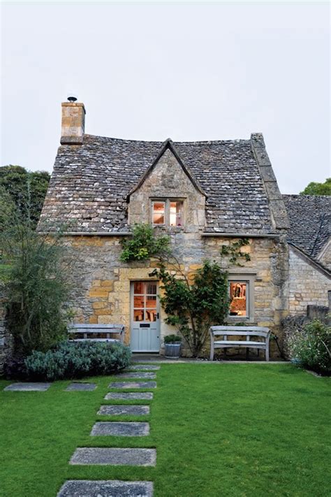 Charming Cottage Tour {5 Takeaway Tips} - The Inspired Room