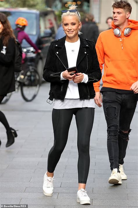 Made In Chelseas Olivia Bentley Steps Out For First Time Since