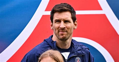 Les Négociations Sur La Prolongation De Messi Traînent 2 Raisons