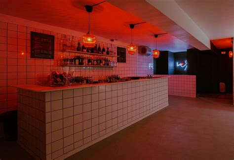 Barta Le Nouveau Club Dhiver Pour Faire La Fête Près De La Mer à