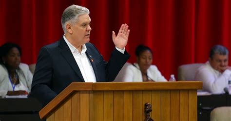 Alejandro Gil En Cuba Hay Un único Sistema Empresarial Socialista