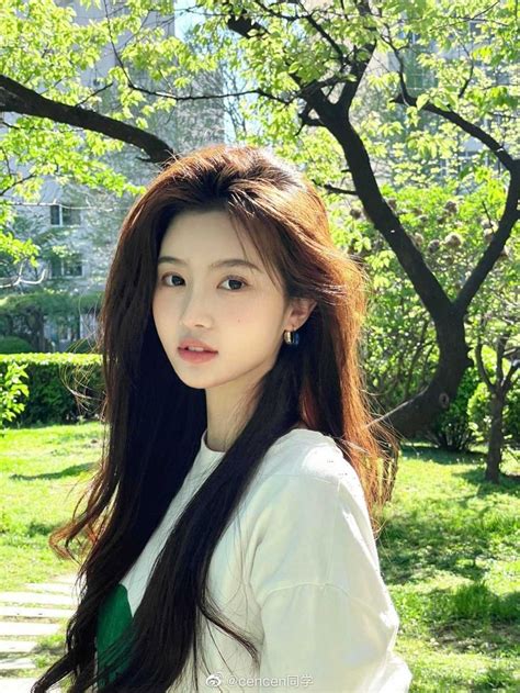 Cencen同学 ทรงผม ท่าโพส การแก้ไขภาพ