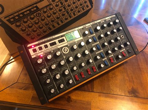 Matrixsynth Moog Minimoog Voyager Rme Rack Mount Edition Synthesizer Sn 2250 W Original Box