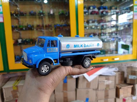 Milk Dairy Tanker Centy Toy Model T House