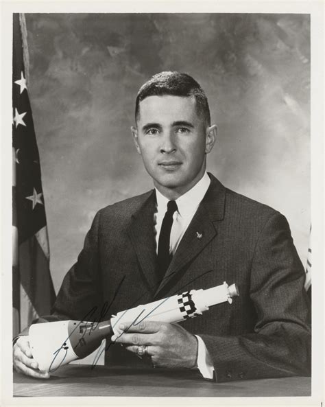 Bill Anders Signed Photograph Rr Auction