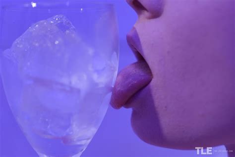 Ginger Mary In A Bathtub Rubbing Her Holes And Tits With An Ice Cube 15 Photos