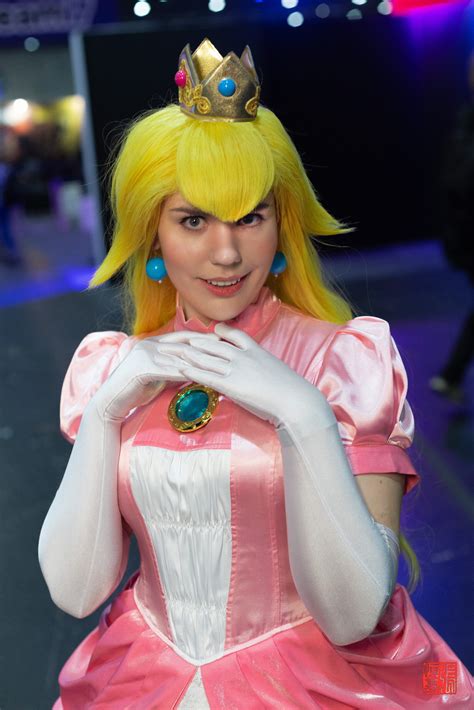 Princess Peach Super Mario By Nalixa Cosplay Food And Cosplay