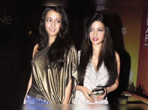 Riya And Raima Sen At A Filmi Do Events Movie News Times Of India