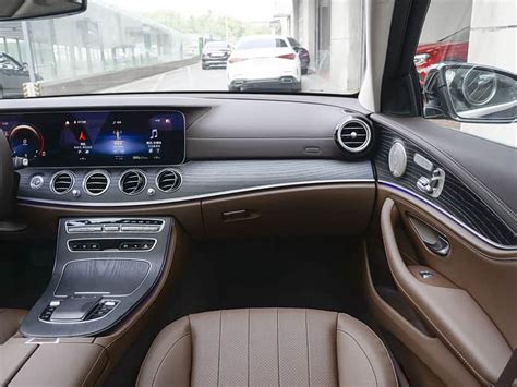 【图解图片奔驰北京极光星徽奔驰e级图片】 汽车之家 【图解图片奔驰北京极光星徽奔驰e级图片】 汽车之家