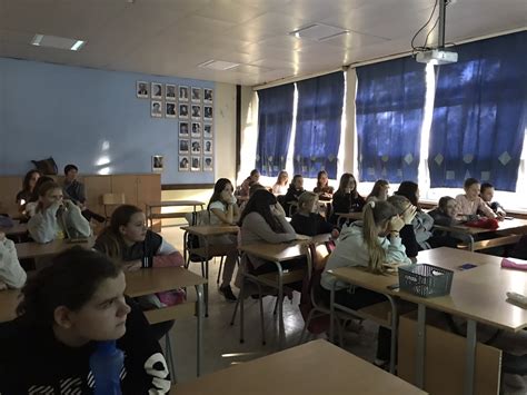Предавање за девојчице шестог разреда Основна Школа Јан Чајак
