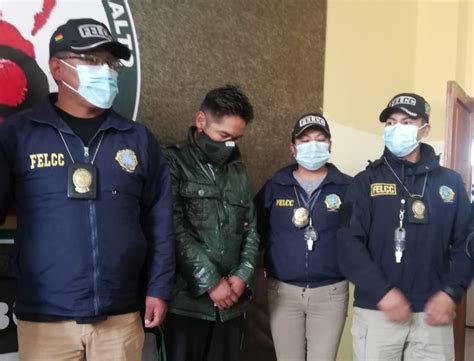 Aprehenden A Profesor Denunciado Por Acosar A Una Estudiante Vía Redes