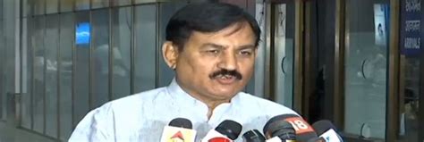 Congress Leader Bharat Solanki Supports Modi Governments Kashmir Move