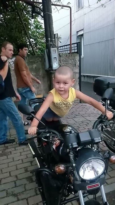 ბათუმელი პატარა ბაიკერი Youtube