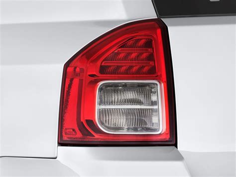 Image 2014 Jeep Compass Fwd 4 Door Sport Tail Light Size 1024 X 768