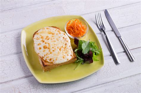 朝食にもブランチにも。濃厚チーズが決め手のクロックムッシュレシピ Paris Mag パリマグ