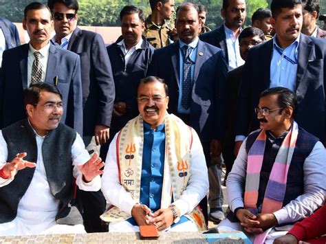 Deputy Cm Keshav Prasad Maurya Reached Varanasi वाराणसी पहुंचे डिप्टी