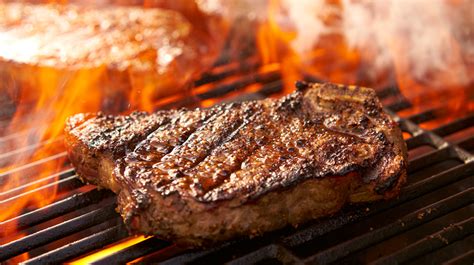 Getting Perfect Crosshatch Marks On Your Steak Is Easier Than You Thought