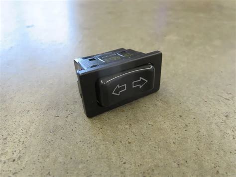 Power Window Switch Alfa Gtv6 And Spider Sku 19 5821 Vick Autosports