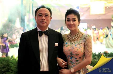 អ្នកឧកញ៉ា គិត ម៉េង ស្រឡាញ់ឧត្តមភរិយាខ្លាំង រហូតពោលប្រយោគយ៉ាងចាក់ដោតក្នុងថ្ងៃខួបកំណើតលោកជំទាវ ម៉ៅ