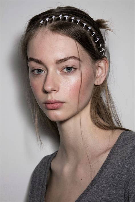 Pin By Liminaire On Supple Neck Dcclxi Beauty Portrait Olive