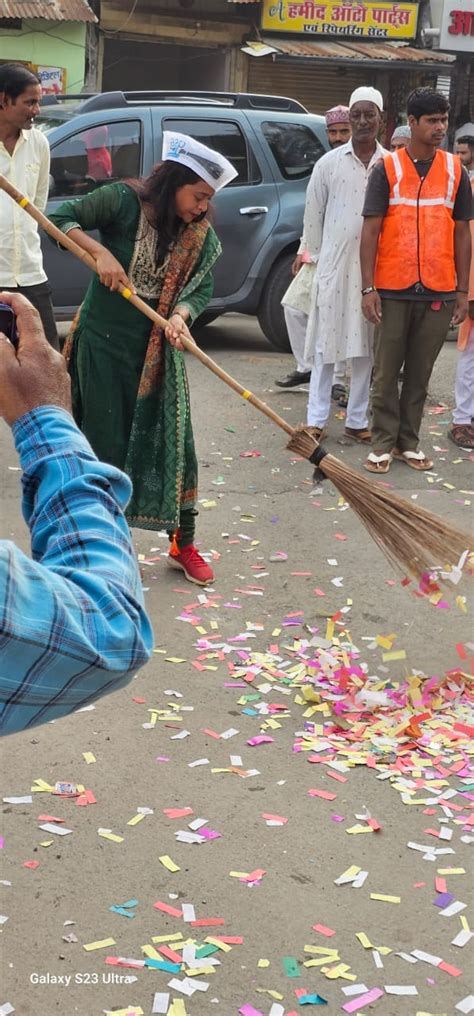जश्ने ईद मिलादुन्नबी पर निकला जुलूस आम आदमी पार्टी की डॉ उज्वला ने