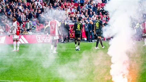 Knvb Beslist Maandag Over Gestaakte Klassieker Tussen Ajax En Feyenoord
