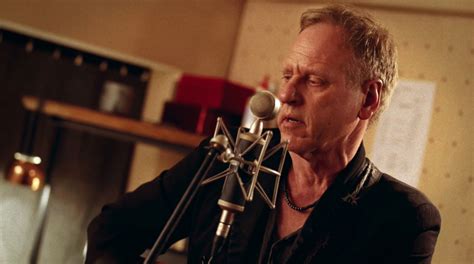 Ingus Ulmanis Un Grupa Lādezers Laiž Klajā Vinilplati Es Rakstu