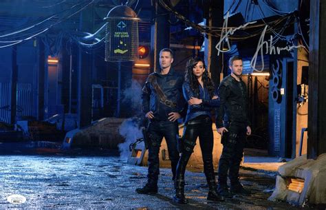 Aaron Ashmore Killjoys 11x17 Signed Photo Poster Jsa Certified Autogra