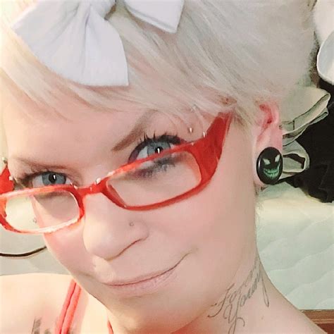 Lacy Larson Photographer Myself Linkedin