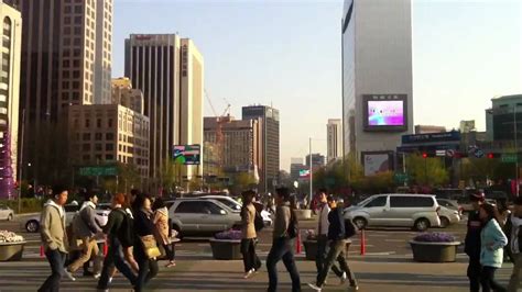 서울 거리 광화문 광장 Hammering Man Gwanghwamun Plaza Seoul S Korea Youtube