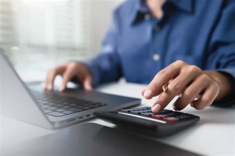 Como declarar ações e fundos imobiliários no Imposto de Renda 2025