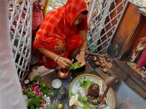 Shiva Devotees Worshiped In The Oldest Temple Of Badi Sadri सावन की
