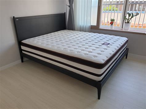 라인침대매트리스 가구와 사람들