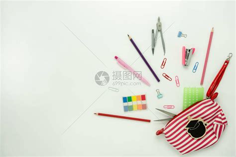 回到学校教育季节背景概念的桌面视图空中图像高清图片下载 正版图片502611011 摄图网