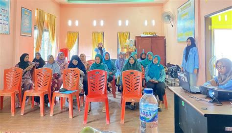 Manfaatkan Sampah Dapur Mahasiswa Kukerta UNRI Gelar Pelatihan
