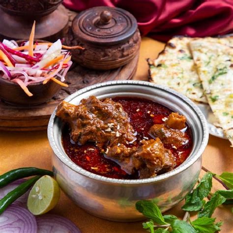 Rajasthani Laal Maas With Roti Foodiaq