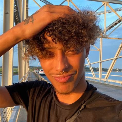 𝒜𝒩𝒟ℛℰ 𝒢ℛ𝒜𝒩𝒯 Andregrant48 • Threads Say More