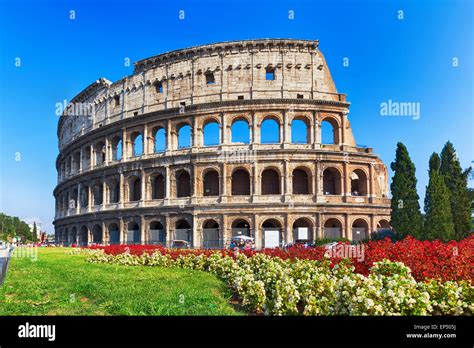 Fleur ruine de rome Banque de photographies et dimages à haute