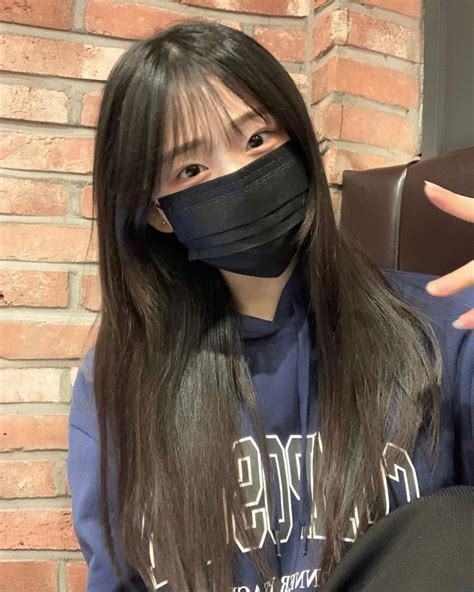 지예은 on Instagram Pink eyes Korean girl Hair styles