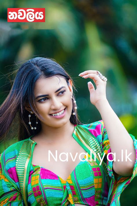 දේවංගි වික්‍රමසිංහ නවලිය කැමරා කාචයට මෙසේ මුහුණ දුන්නා නවලිය
