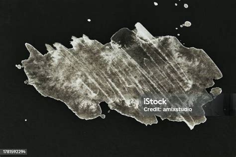 흑백 추상적인 배경 다채로운 아크릴 잉크 얼룩과 얼룩 패턴 벽지 인쇄 유체 예술 창의적인 배경 혼란스러운 페인트 붓놀림 0명에